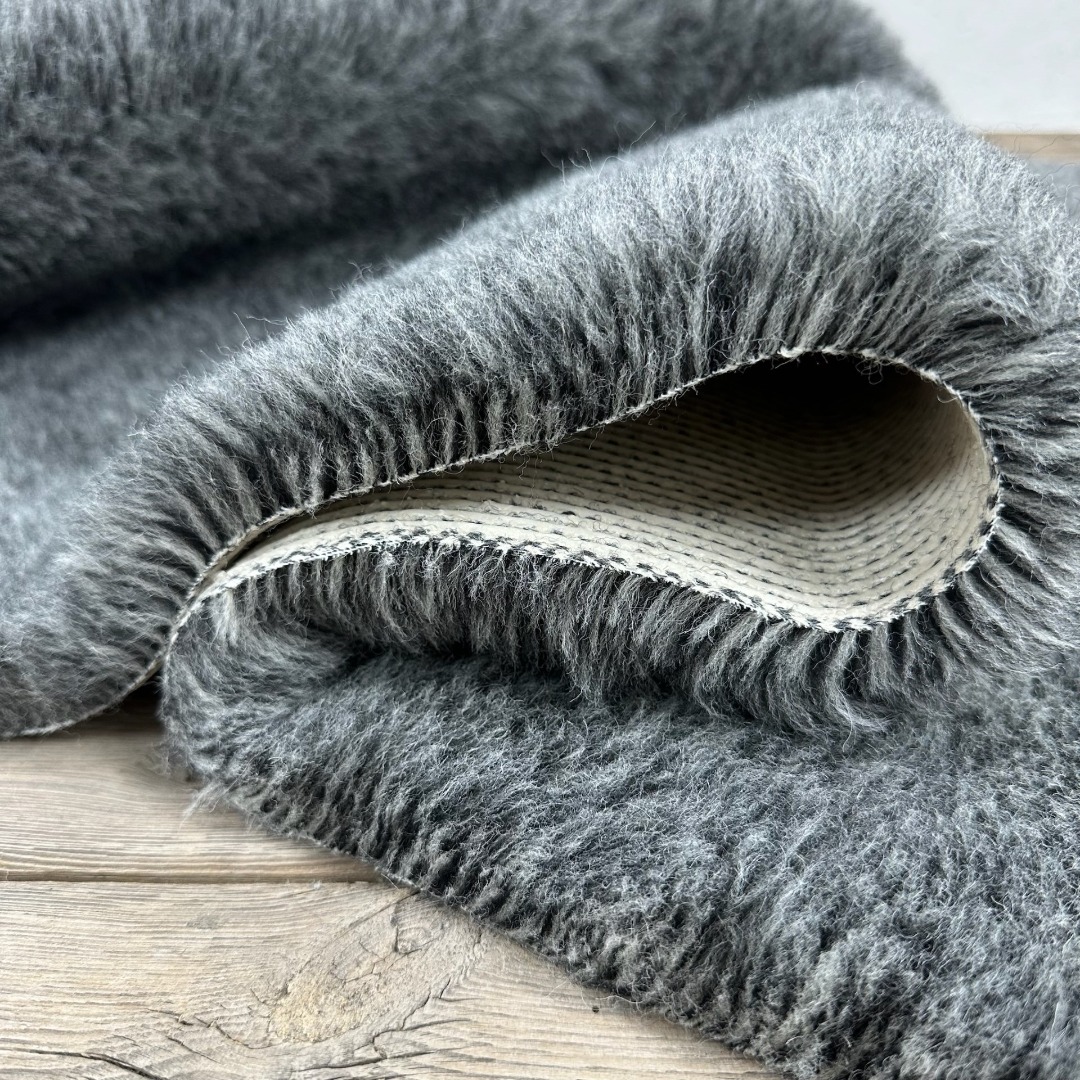 Grey 100% Wool Vet Bedding Non Slip Luxury Dog Mats 30mm Thick Pile