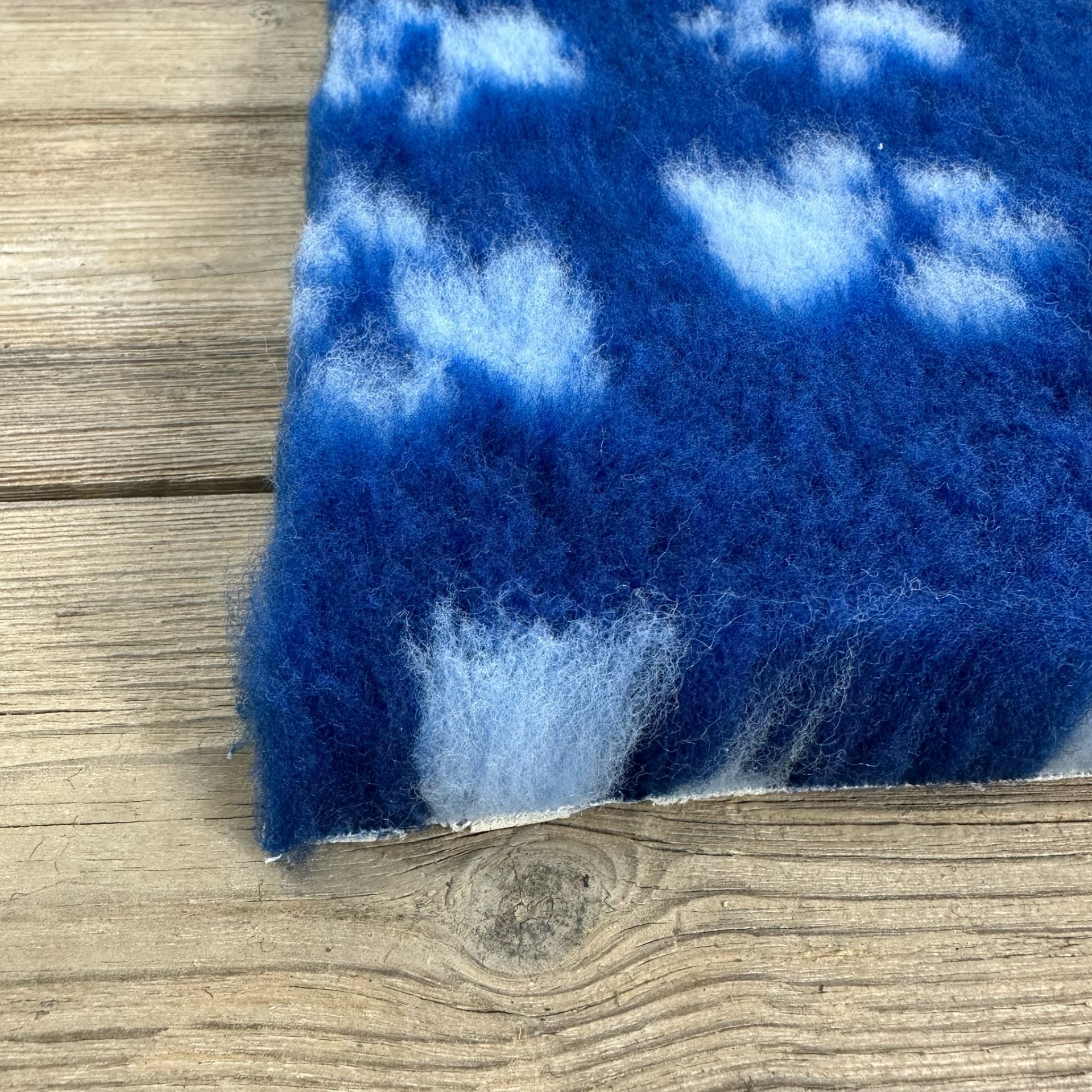 Blue Paw Non Slip Vet Bedding. Vet bed cut in squares and rolls Vetbed ...